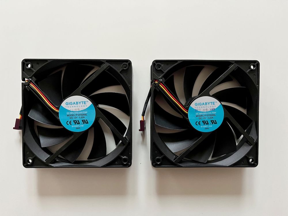 Zwei Gigabyte Cooler 120mm Brushless Fan | PC Lüfter (Gebraucht) in ...