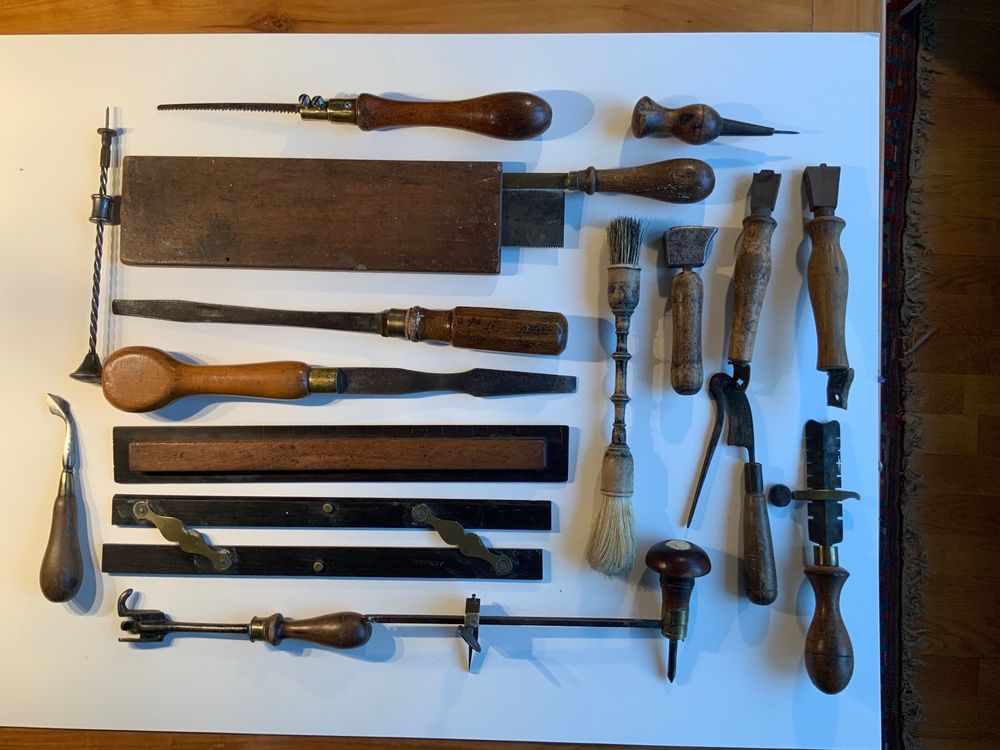 Konvolut von 17 alten und antiken Werkzeugen, meist englisch (Gebraucht) in Basel für CHF 180 ...