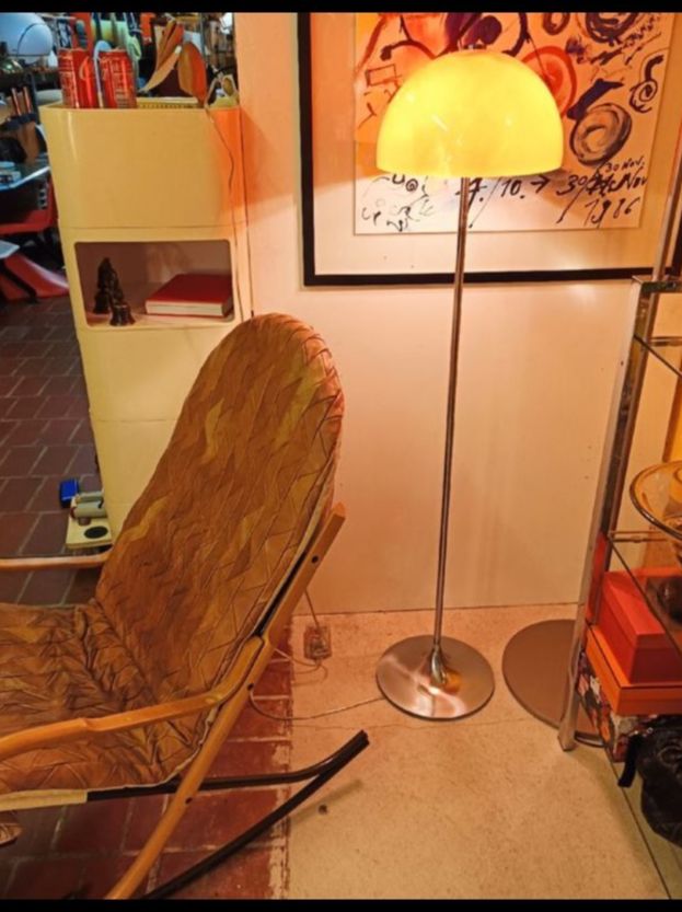 Wunderschöne Retro Stehlampe 70er Ebenbild