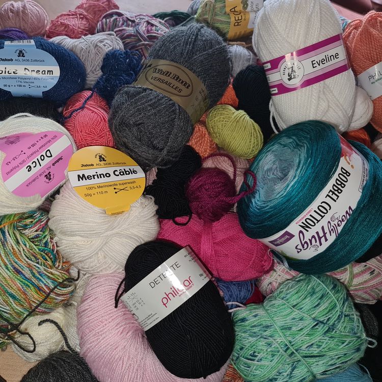 Wolle XXL Paket ca. 3,5 Kg (Neu (gemäss Beschreibung)) in Dintikon für ...