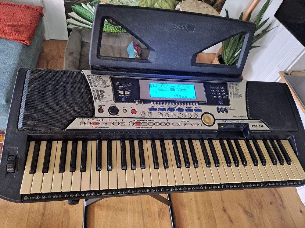 Keyboard Yamaha Psr 550 (Gebraucht) in Wolfhalden für CHF 50 – nur ...