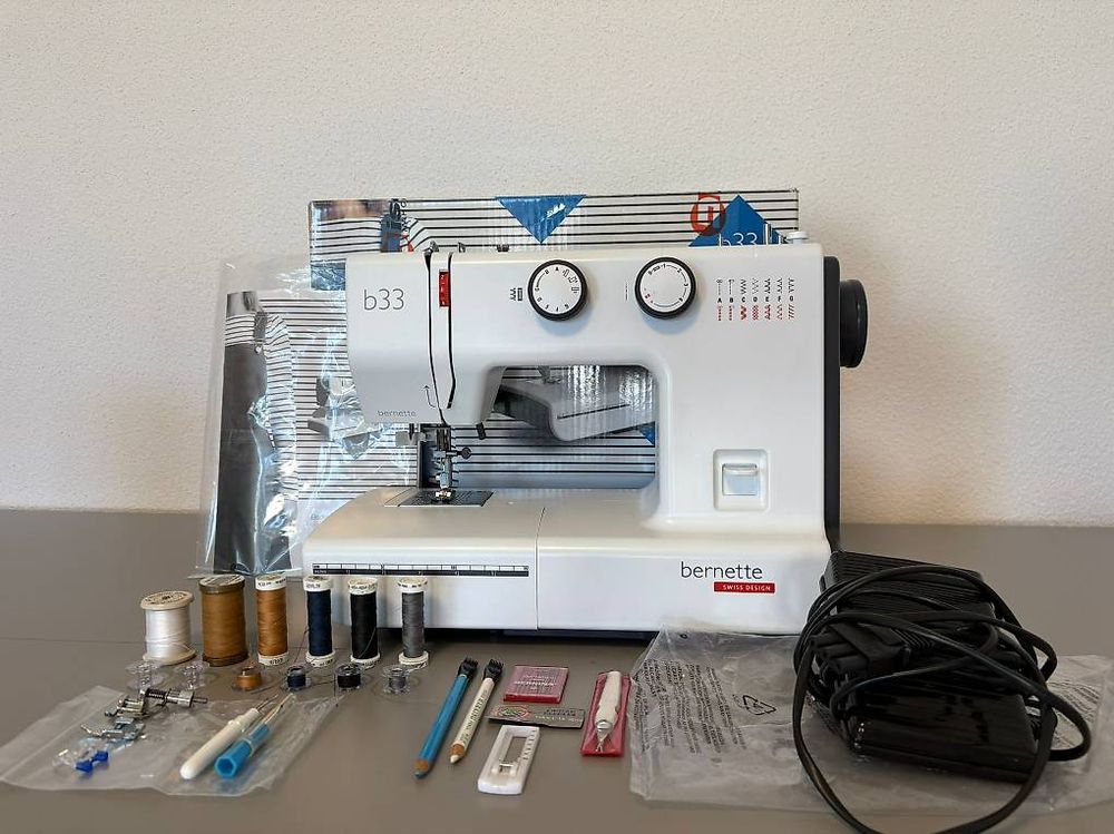 Nähmaschine Bernina bernette b33 + viel Extra-Zubehör (Gebraucht) in ...