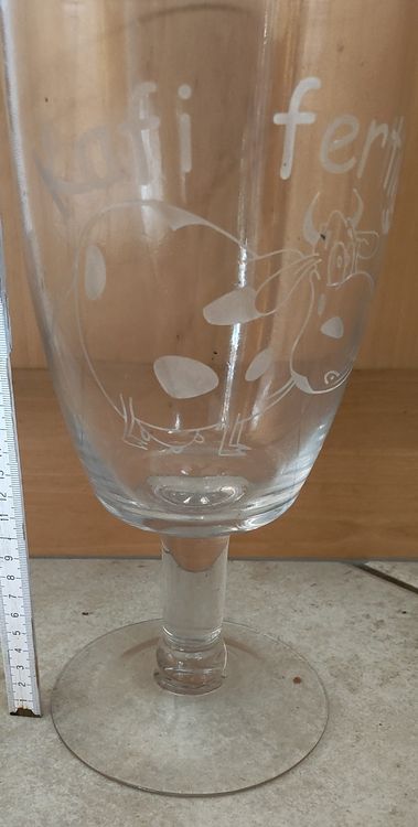 Luz Glas XXL mit Gravur 'Kafi fertig' und Kuhmotiv | Kaufen auf Ricardo