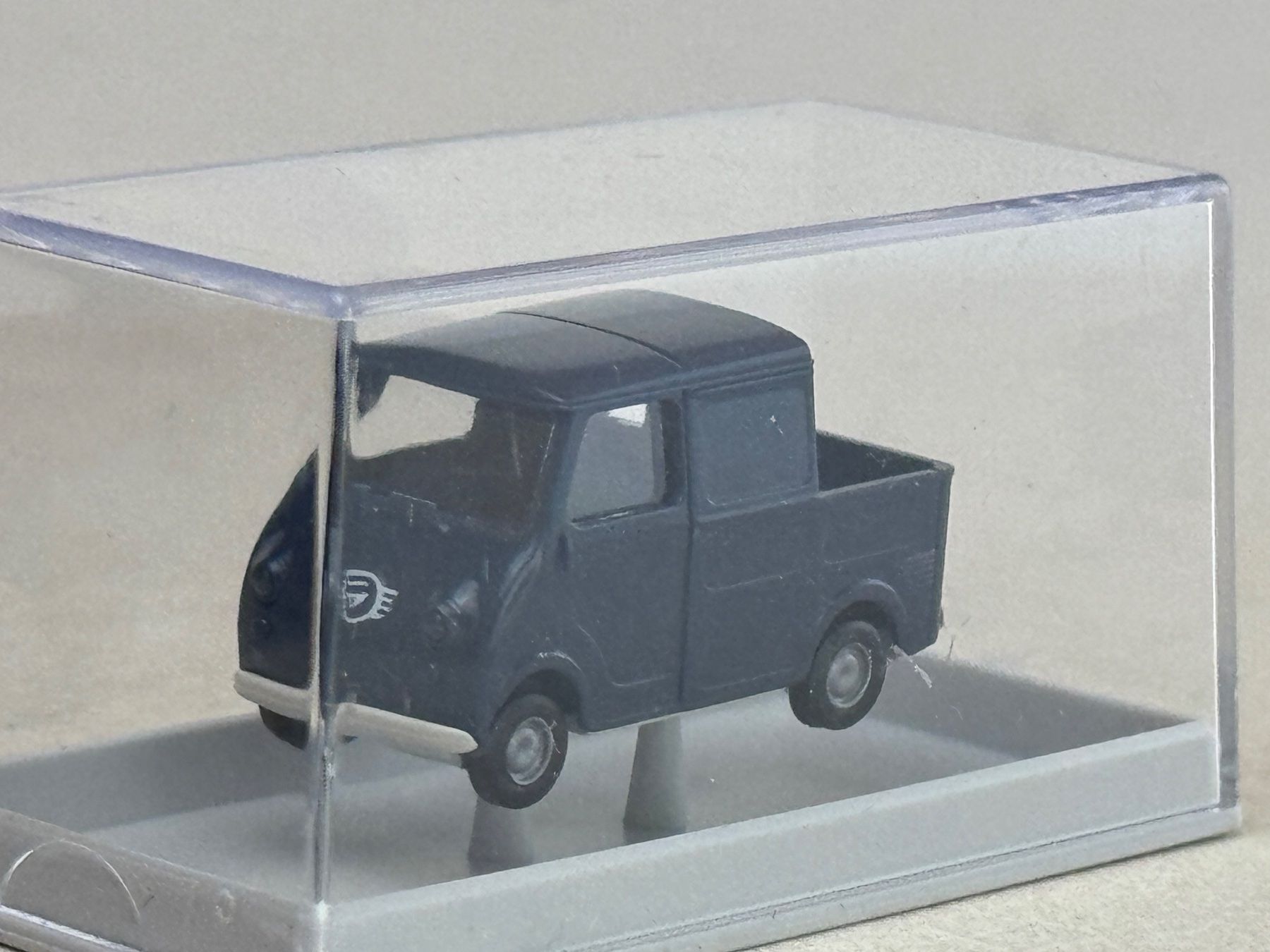 GB2- Brekina GO GO Mobil Pick up dunkel blau (Gebraucht) in Elm für CHF ...