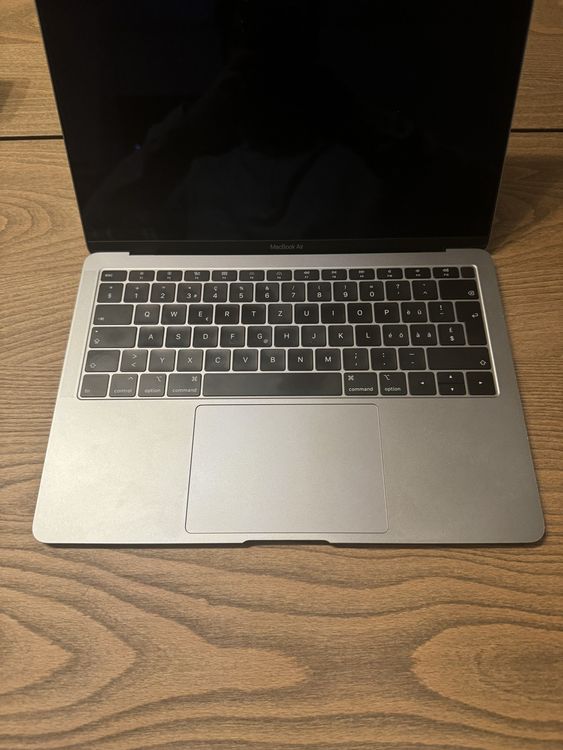 MacBook Air Late 2018 13.3“ 256GB SSD 8GB 1.6 GHz i5 | Kaufen auf Ricardo