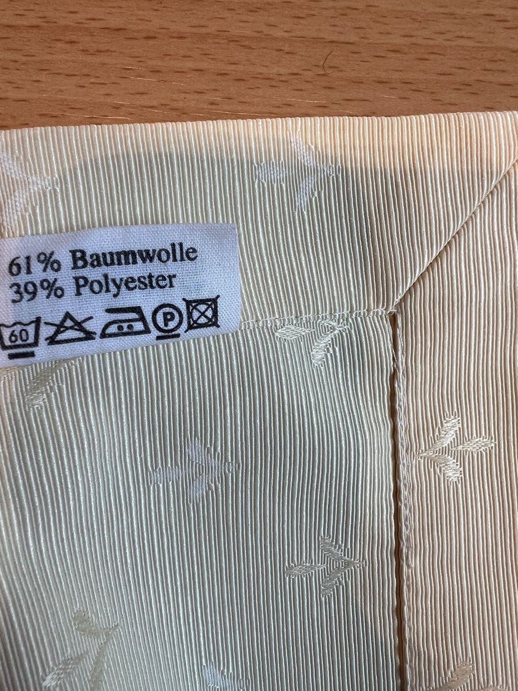 Stoffervietten und 2 Tischläufer:Set Tischwäsche 34 tag. (Gebraucht) in ...