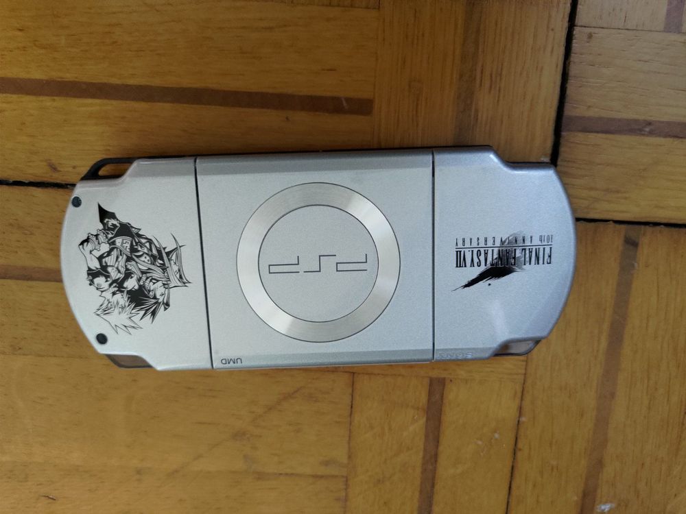 PSP Crisis Core Edition inkl. Spiel | Kaufen auf Ricardo