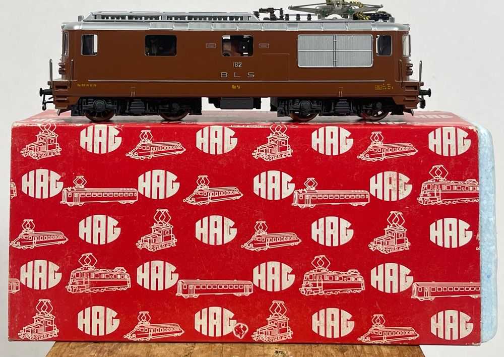HAG 181 Re 4/4 I BLS DC-analog Eisenbahn (Gebraucht) in Root für CHF 80 ...