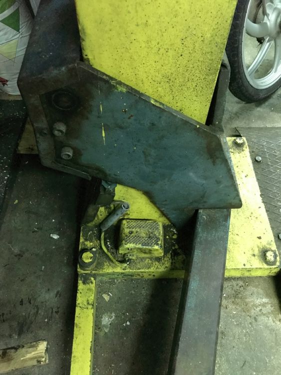 Autolift mit 2 Säulen, Spindelantrieb | Kaufen auf Ricardo