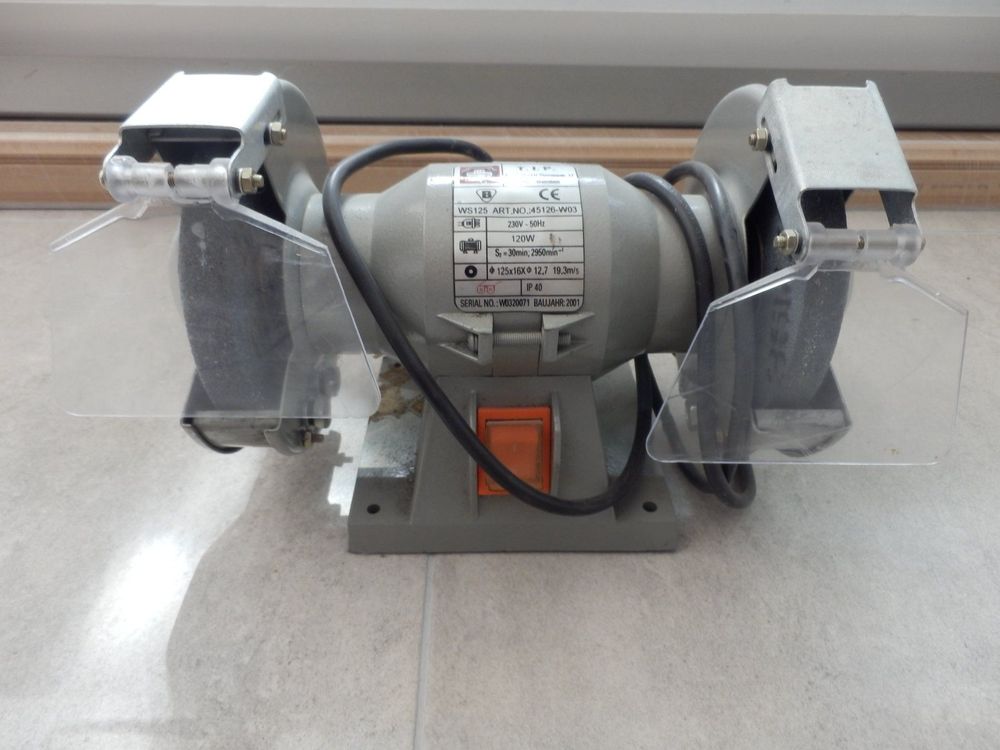 Meule éléctrique de table 220V avec deux disques (Gebraucht) in Apples ...