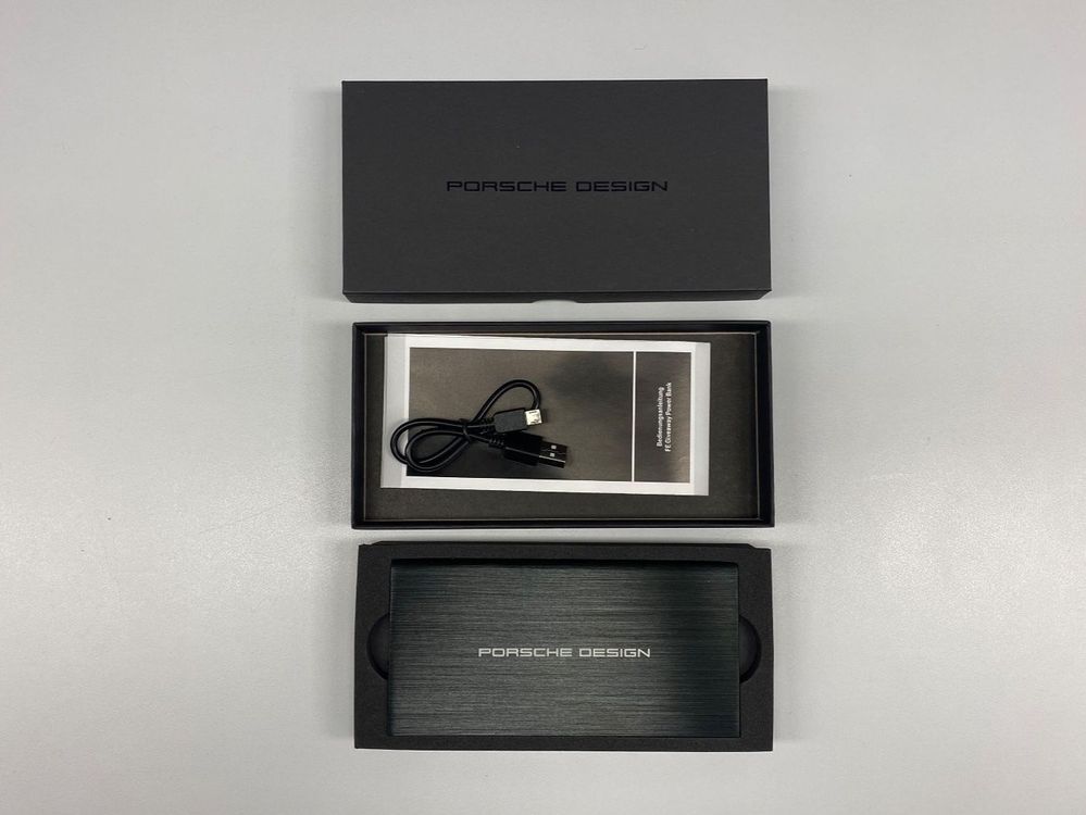 PORSCHE DESIGN Powerbank 8'000 mAh (Neu und originalverpackt) in St ...