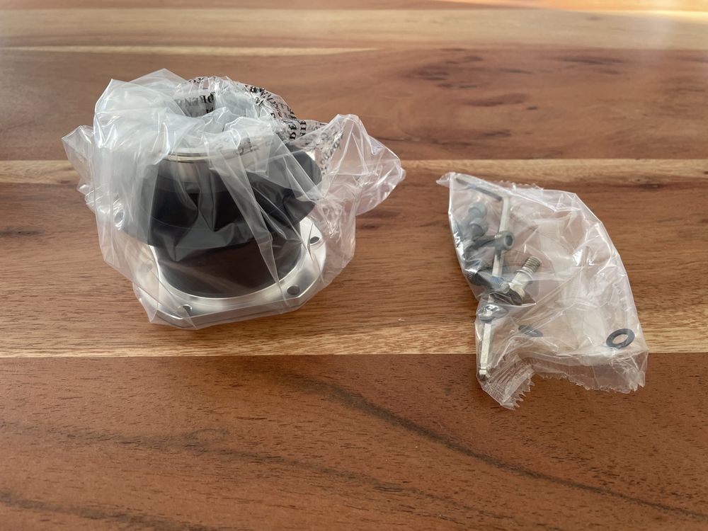 Fanatec QR1 Quick Release Adapter (Neu und originalverpackt) in Bönigen ...