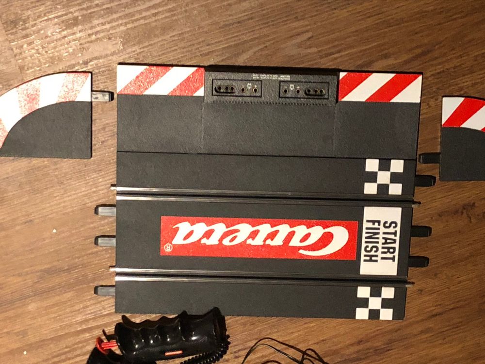 Carrera Evolution 132/124 STARTSCHIENE + Trafo 2 Handregler (Gebraucht) in Möriken AG für CHF 2. ...