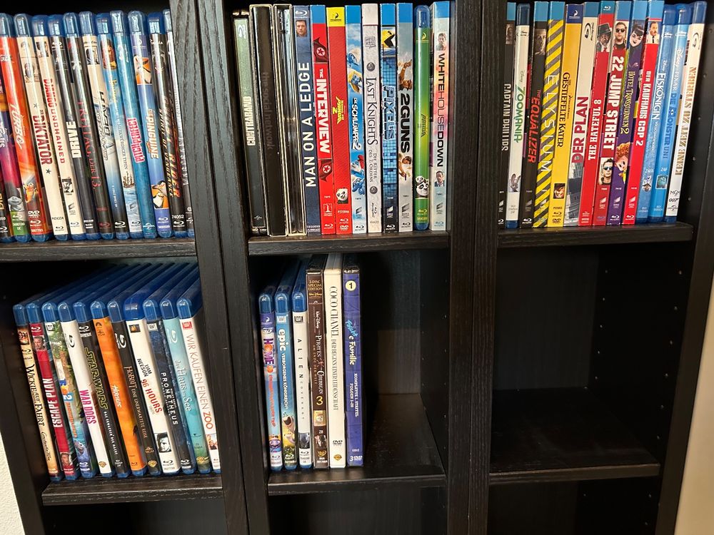 Blu-Ray Sammlung ink. Regal (Gebraucht) in Jona für CHF 266 – nur ...