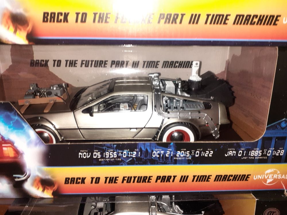 De Lorean échelle 1/18 BACK TO THE FUTUR 1,2,3 lot de (Neu und ...