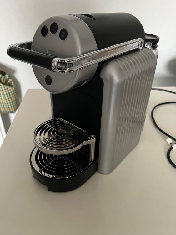 Nesspresso Zenius Pro 100 avec 60 capsules (Gebraucht) in Marsens für ...