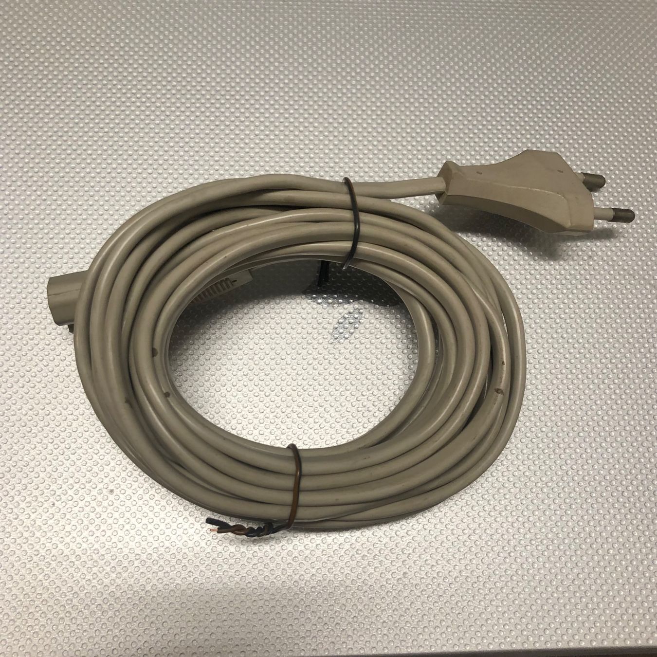 2-poliges C9 Netzanschlusskabel „BB6781“, ‘MORPH’ (Gebraucht) in ...