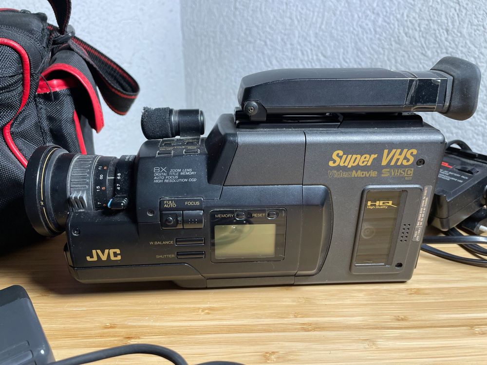 Vintage JVC Super VHS VideoMovie GR-S77 Caméra-Enregistreur (Gebraucht) in für CHF 49.9 – mit ...