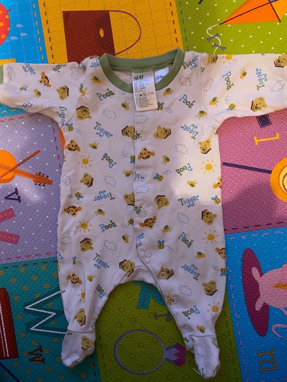 3 Winnie Pooh Strampler Größe 50 (Gebraucht) in Buttwil für CHF 6 – mit ...