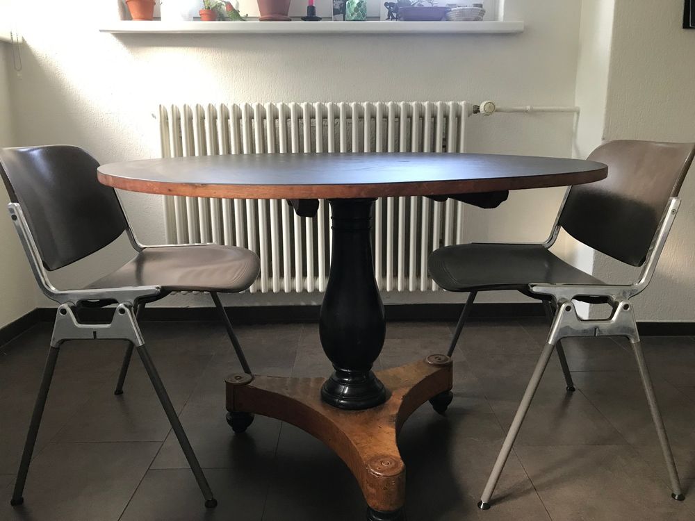 Alter runder Tisch mit schönem Linoleum Platte | Kaufen auf Ricardo