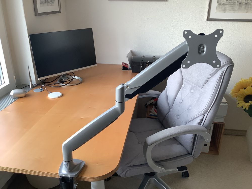 Monitorhalterung Icy Box (Gebraucht) in Adliswil für CHF 15 – mit ...