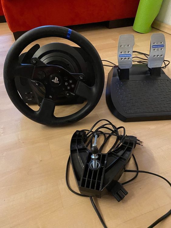 Thrustmaster T300 RS (Gebraucht) in Vessy für CHF 209 – mit Lieferung ...