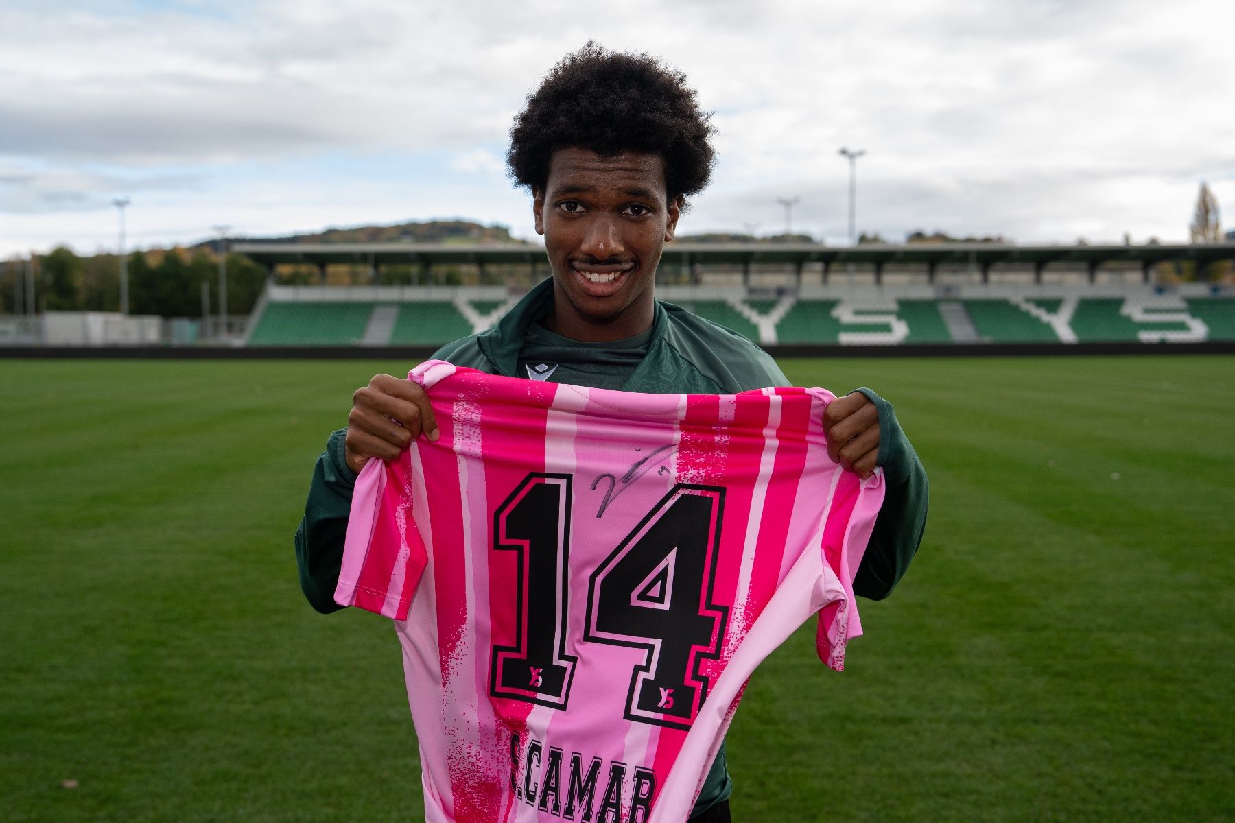 Maillot YS – Édition Octobre Rose signé par Sidiki Camara (Neuf (Voir ...