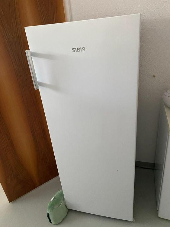 SIBIR Gefrierschrank/Neuwertig-No Frost Funktion | Kaufen auf Ricardo