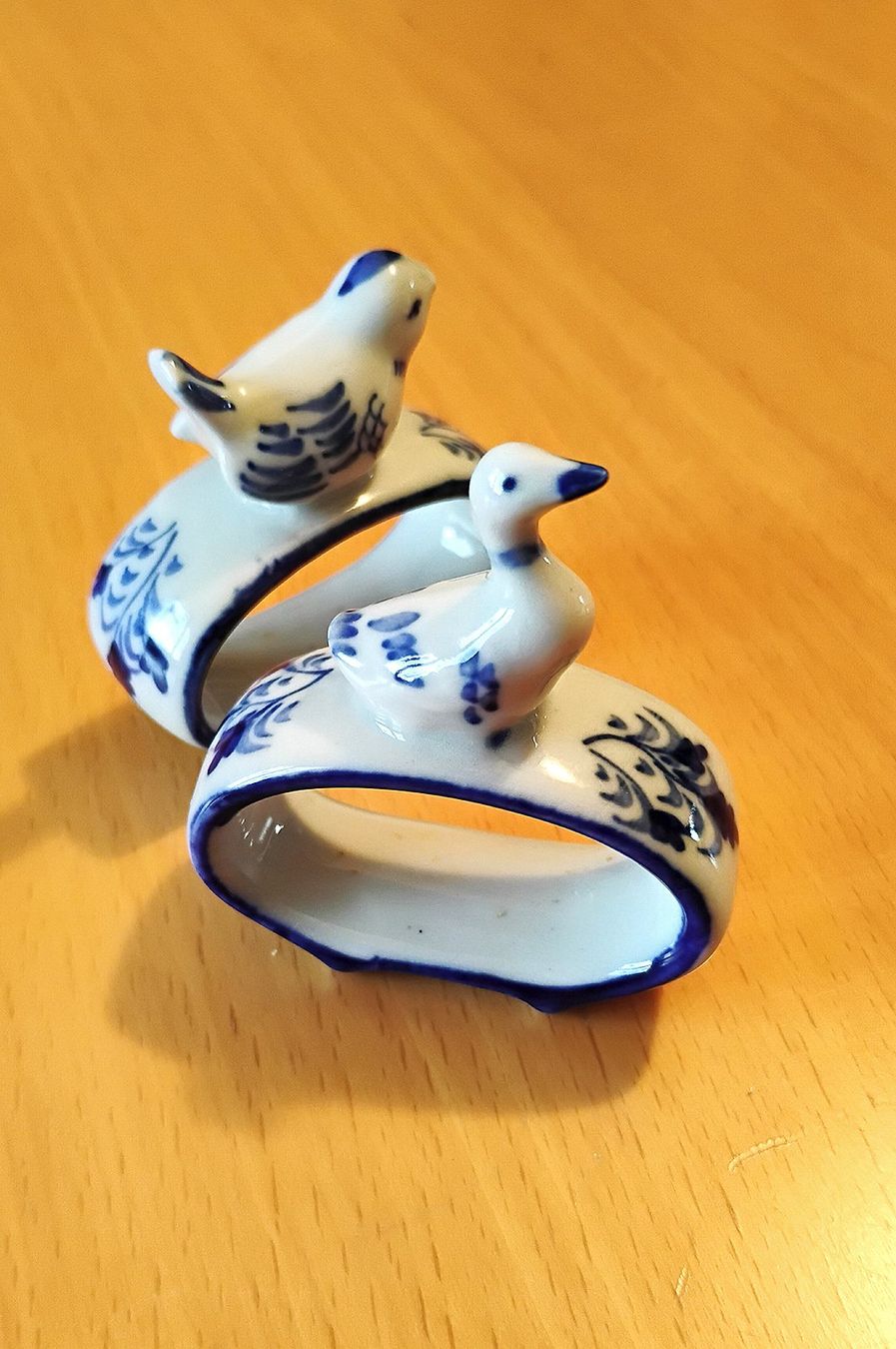 2 ronds de serviette en porcelaine avec motifs oiseaux (Gebraucht) in ...