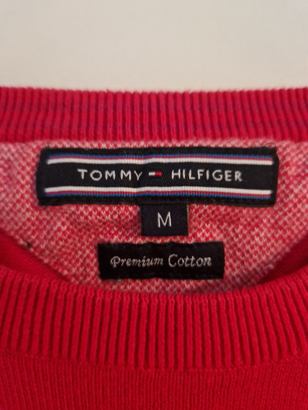 Roter Tommy Hilfiger Pullover - perfekt für den Herbst! (Gebraucht) in ...