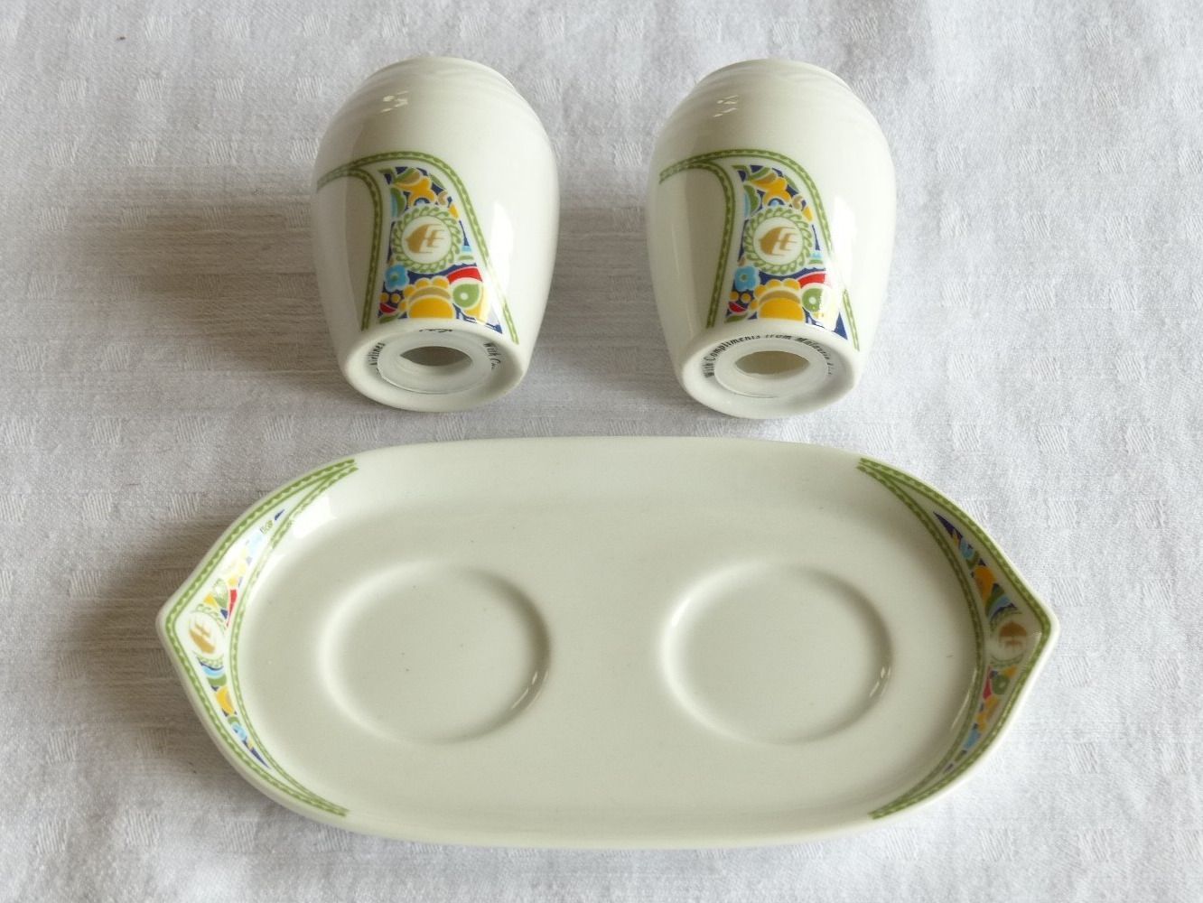 hübsche Salz und Pfeffer Streuer von Malaysia Airlines (Neu (gemäss ...