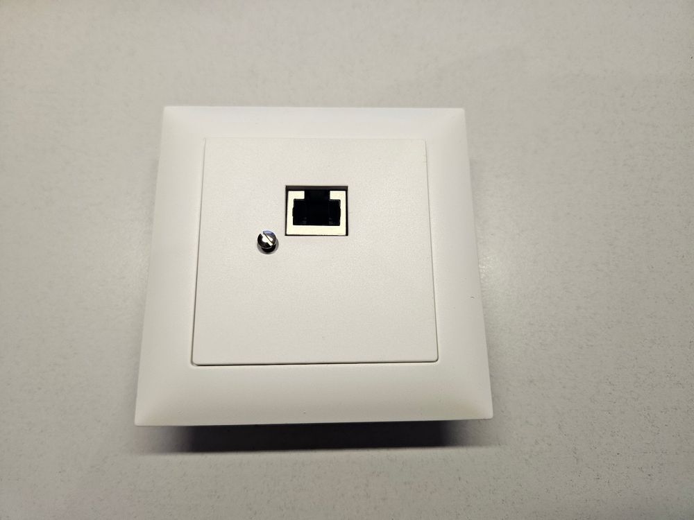 UP-Netzwerkdose RJ45 8 Polig R&M Weiss Feller EdizioDue (Gebraucht) in ...