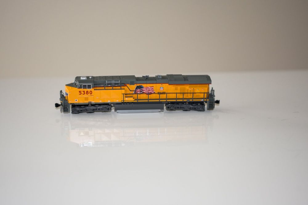 Kato 176-8932-LS Union Pacific GE ES44AC #5380 mit Sound | Kaufen auf ...