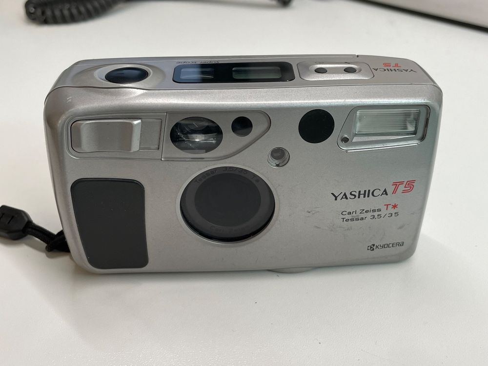 Yashica T5 Fotoapparat für analog Film (Defekt) in Wolfhausen für CHF 100 – mit Lieferung auf ...