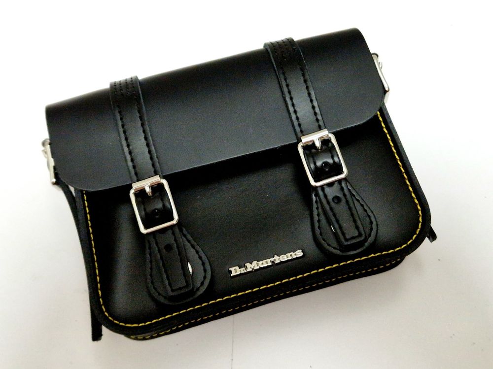 Dr. Martens Umhängetasche Kiev Leder 18 cm NEU (Neu und originalverpackt) in Dickbuch für CHF 84 ...