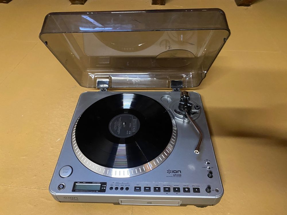 ION LP 2 CD USB TURNTABLE WITH CD RECORDER (Gebraucht) in Zürich für ...