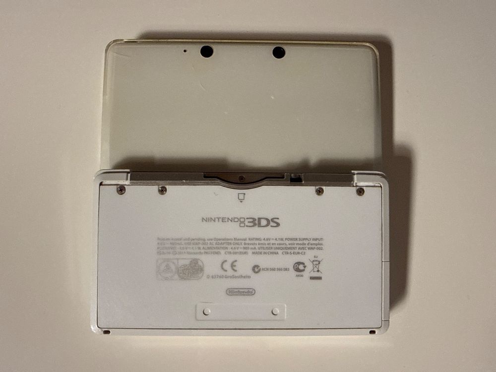 Nintendo 3DS Konsole in Weiss mit Pokémon Ultra Mond (Gebraucht) in ...