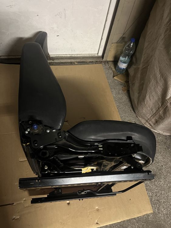 Fahrersitz für Mercedes Sprinter 906 (ab 2006) (Defekt) in niederlenz ...