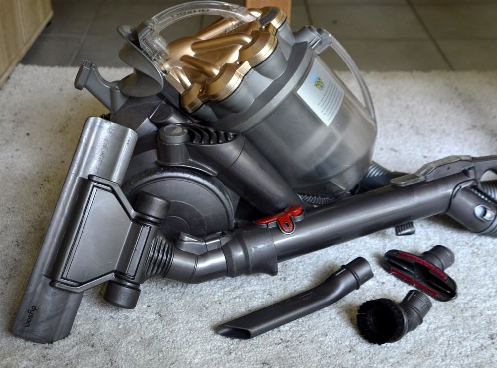Dyson DC20 Staubsauger (Gebraucht) in Collonges für CHF 160 – mit Lieferung auf Ricardo kaufen