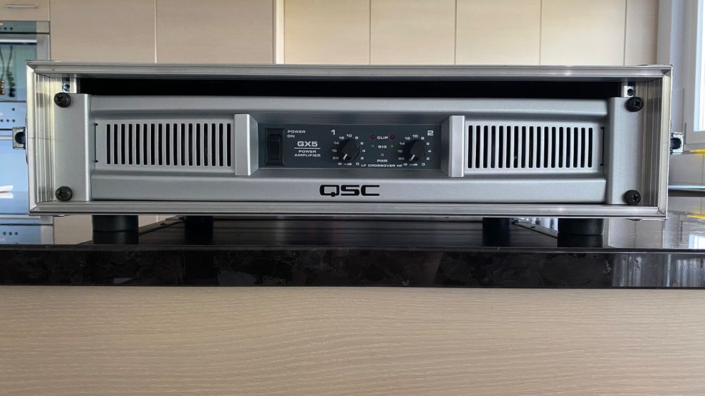QSC GX 5 Endstufe (2 x 700 W / 4 Ohm) | Kaufen auf Ricardo