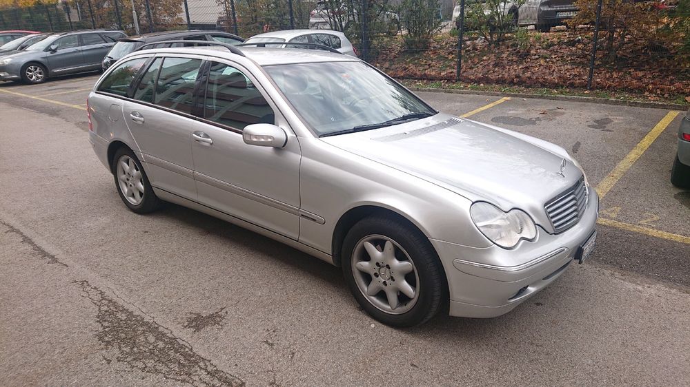 MERCEDES CLASSE C 240 V6 4 MATIC (Gebraucht) in Gland für CHF 2400 ...