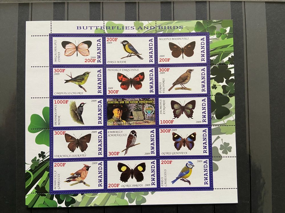 BLOC DE 14 TIMBRES / BUTTERFLIES AND BIRDS / RWANDA (D'occasion) à ...