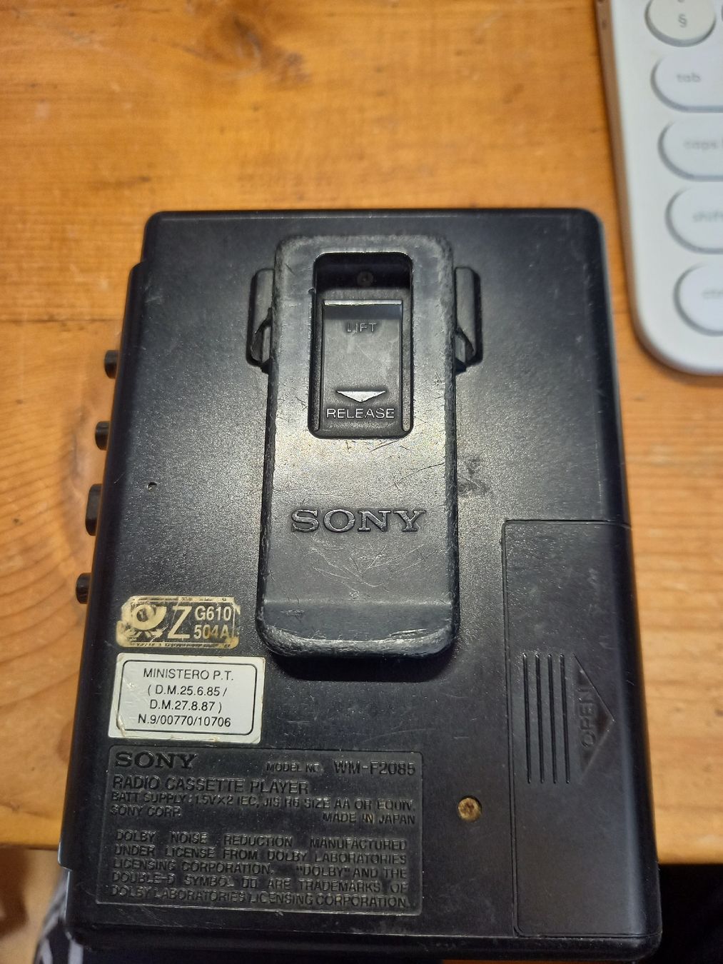 Sony Walkman FM/AM WM-F2085: Un classique des années 80! (Défectueux) à ...