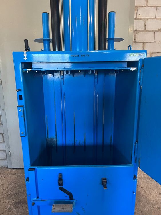 Kartonpresse Mil-tek 205 TS | Kaufen auf Ricardo