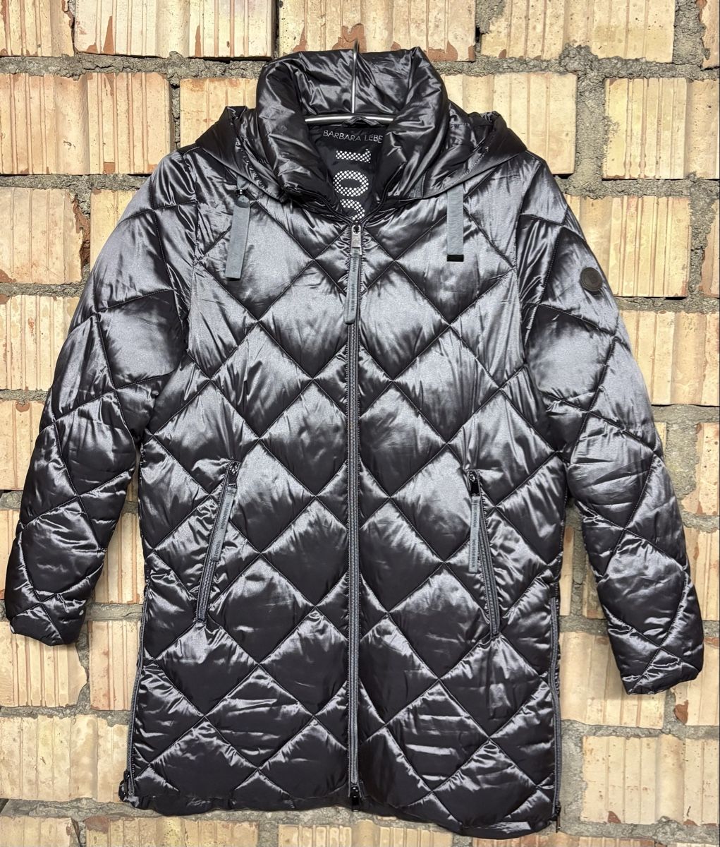 Curvy Mantel Barbara Lubek (Usato) a Novazzano per CHF 180 – con ...