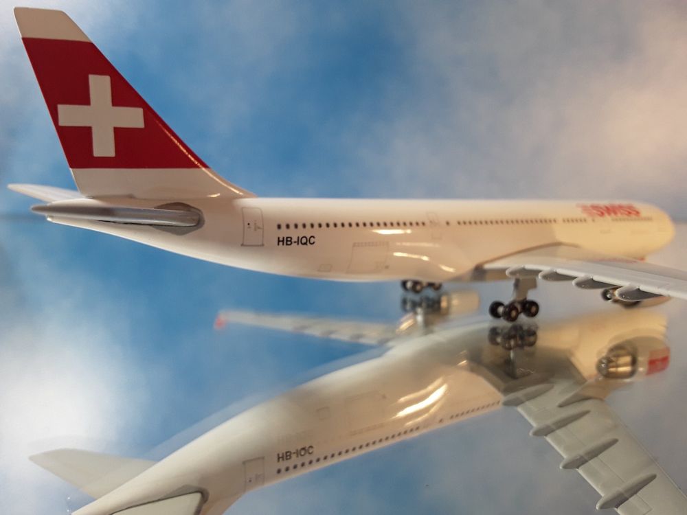 Modellflugzeug _ SWISS Airbus A330 _ Limited Edition _ 1:400 (Gebraucht ...