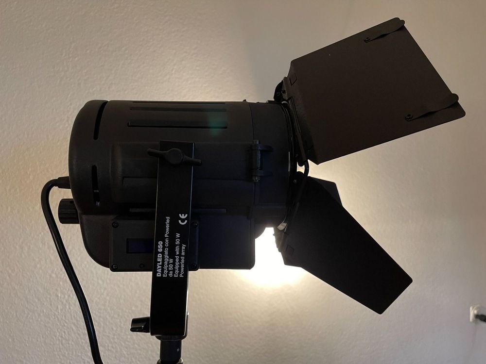 Lupolux DayLed 650 fresnel studio lamp (Gebraucht) in Basel für CHF 219 – mit Lieferung auf ...