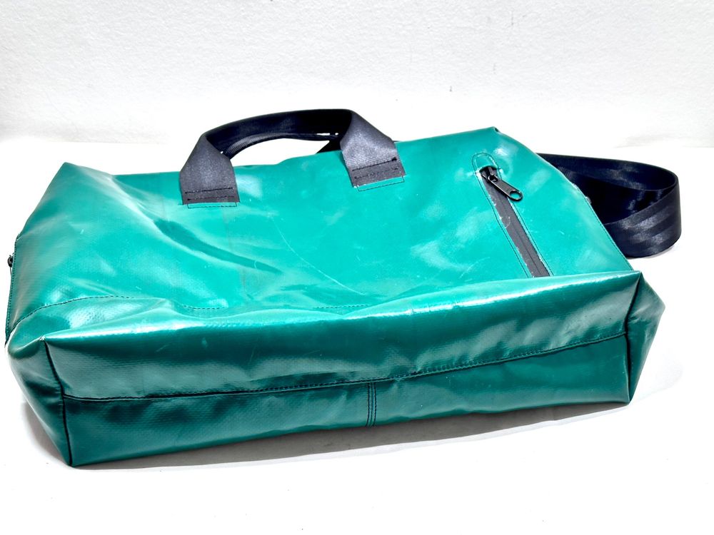 FREITAG F305 ROY Laptop Bag M neuwertig in seltenem Grün!! | Kaufen auf ...