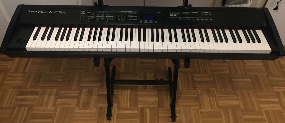 Roland RD 700SX Keyboard mit Pedal und Gator Case (Gebraucht) in Zürich ...