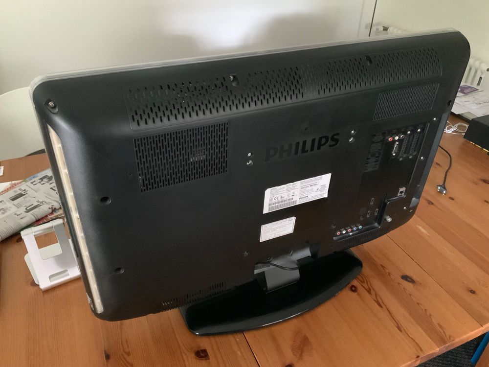LCD-TV Philips 32PFL8404H/12 12“ (81cm) | Kaufen auf Ricardo